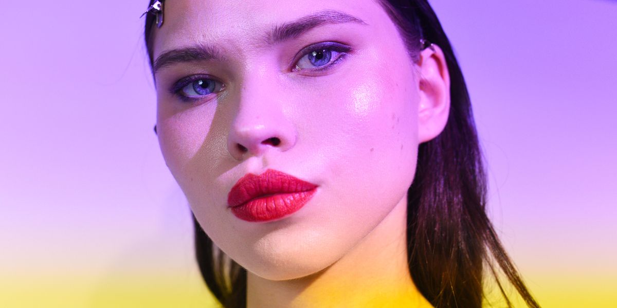12 Best LED Face Masks for Fighting Acne and Wrinkles